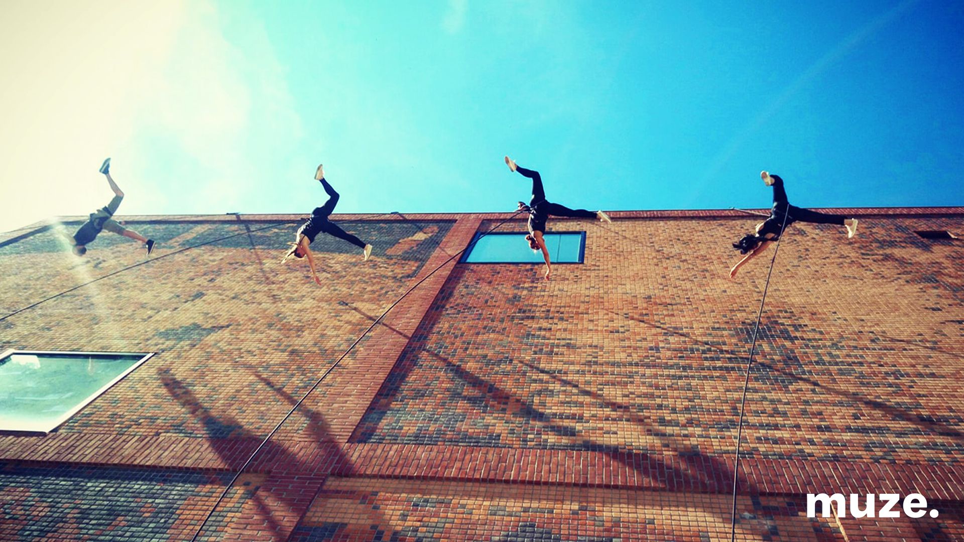 Best Vertical Wall Dancing Show | Muze Entertainment